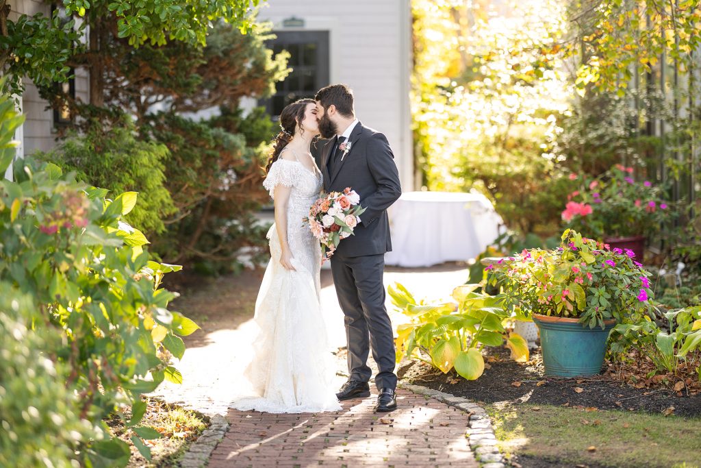 Maura + Corey | Married | Dan'l Webster Inn and Spa | Cape Cod, MA ...